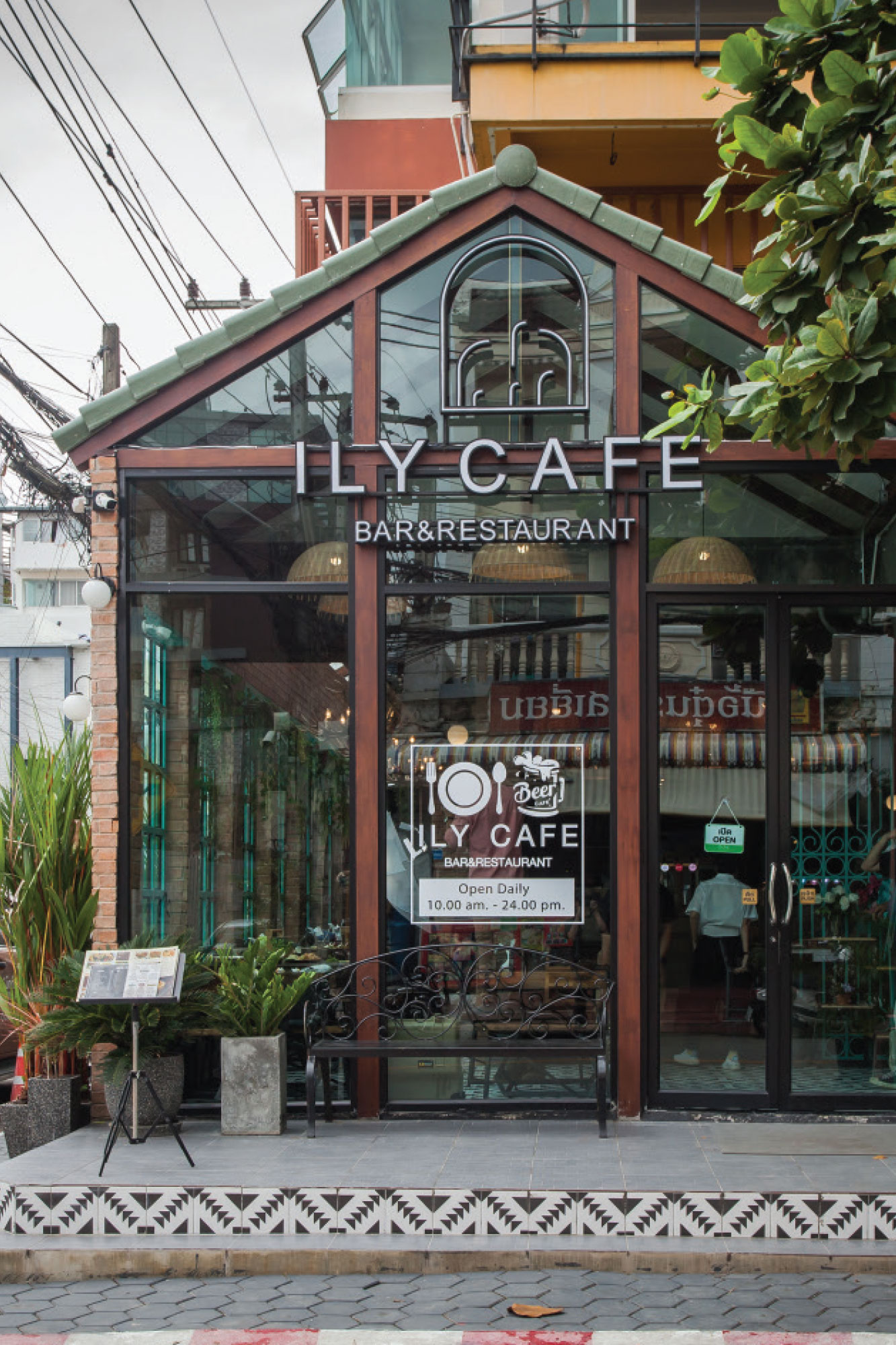 ILY Cafe Bar & Restaurant - Chiang Mai Citylife
