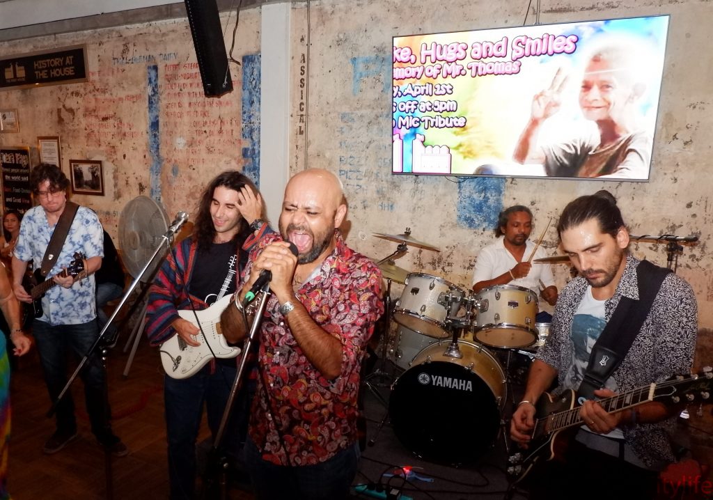 Coke, Hugs & Smiles at the Moat House - Chiang Mai Citylife CityNow