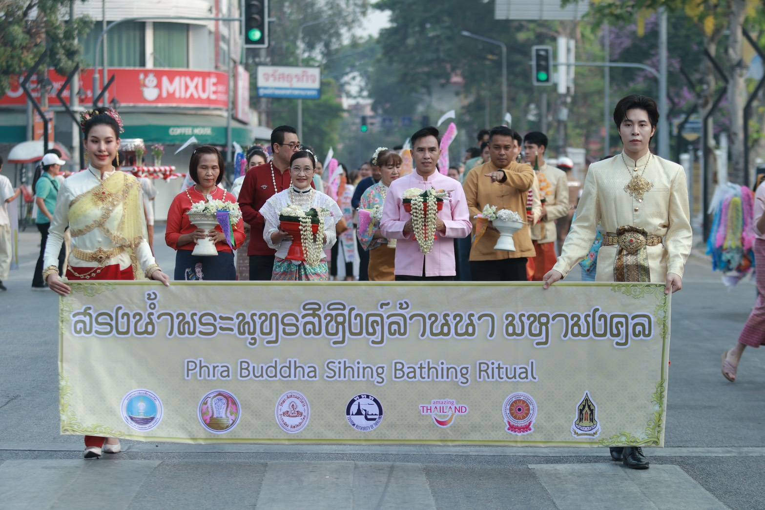 The annual traditional Buddha Sihing bathing ritual - Chiang Mai ...